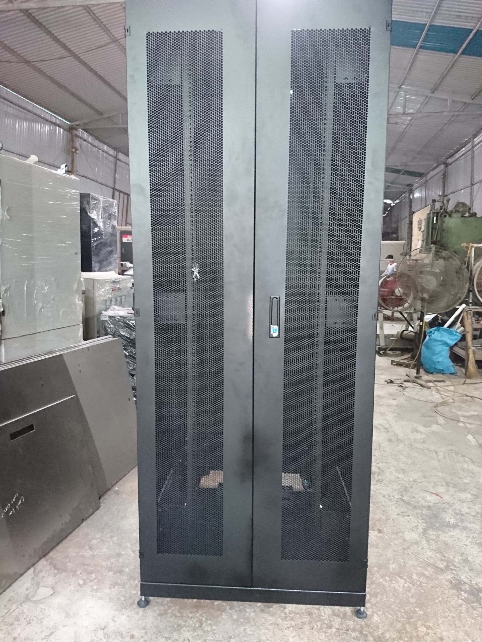 Tủ Rack NDS-R42U8100